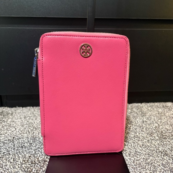 Tory Burch | Tablets & Accessories | Tory Burch Pink Crossgrain Leather ...